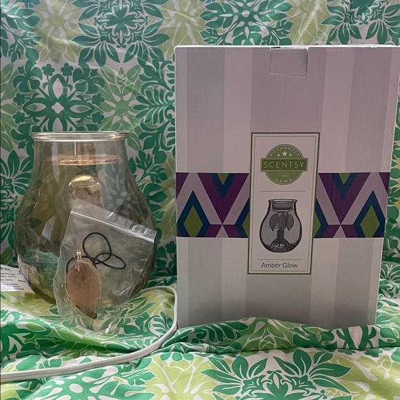 Scentsy | Accents | Scentsy Amber Glow Wax Holder With 3 Scents | Poshmark